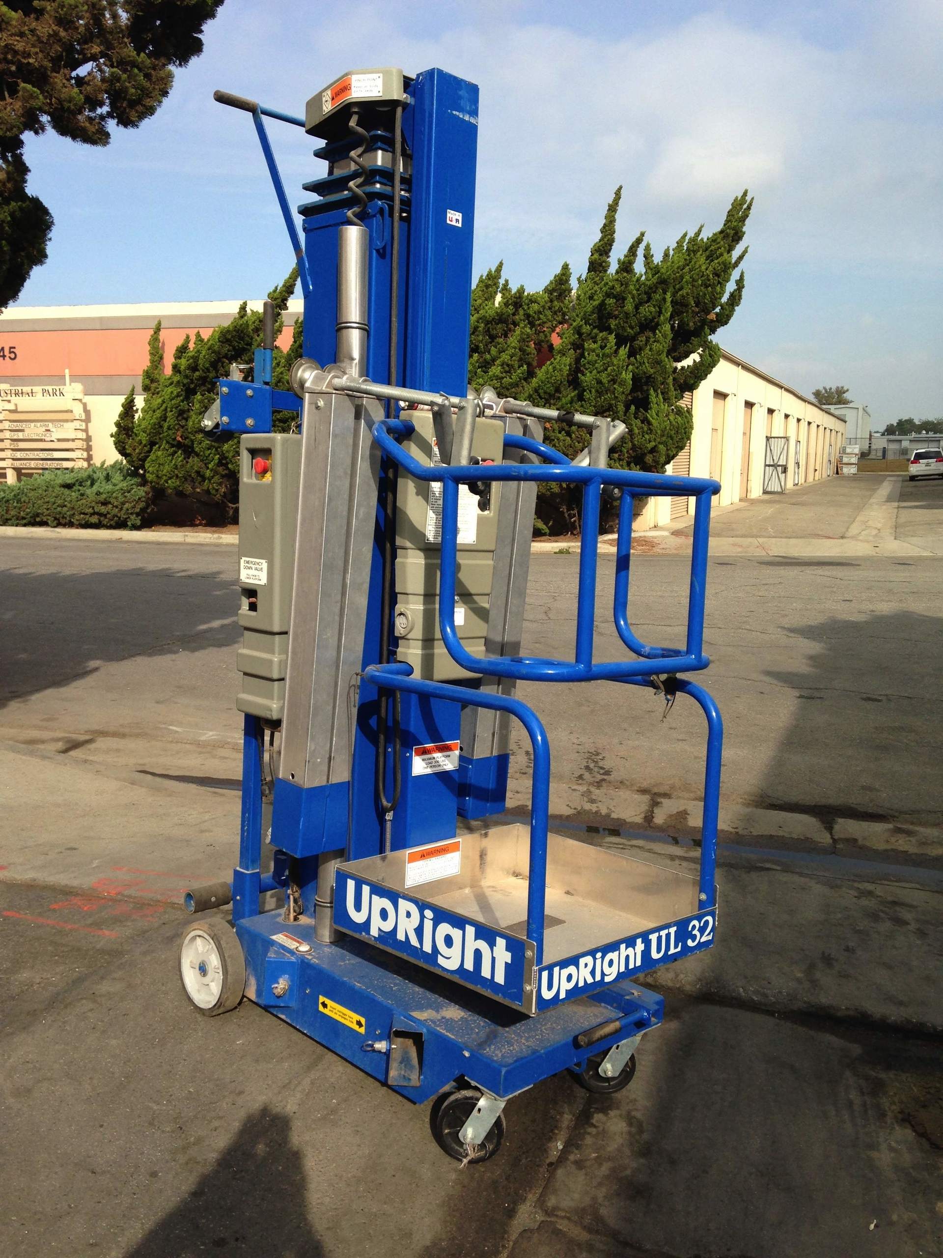 Used Up-Right UL-32 Electric Man Lift - Kennelly Equipment